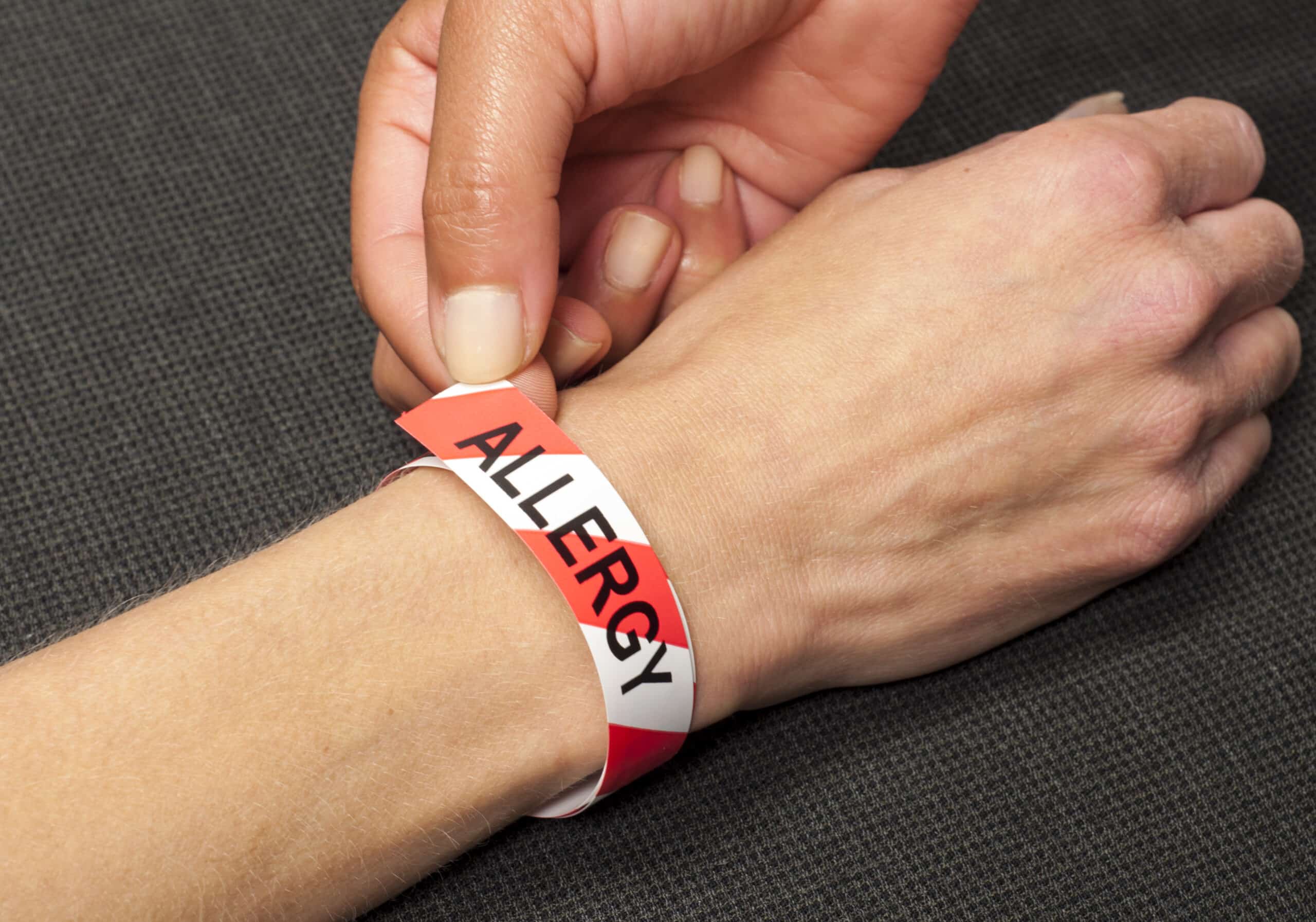 Color Coded Alert Bands - Chicago Tag & Label